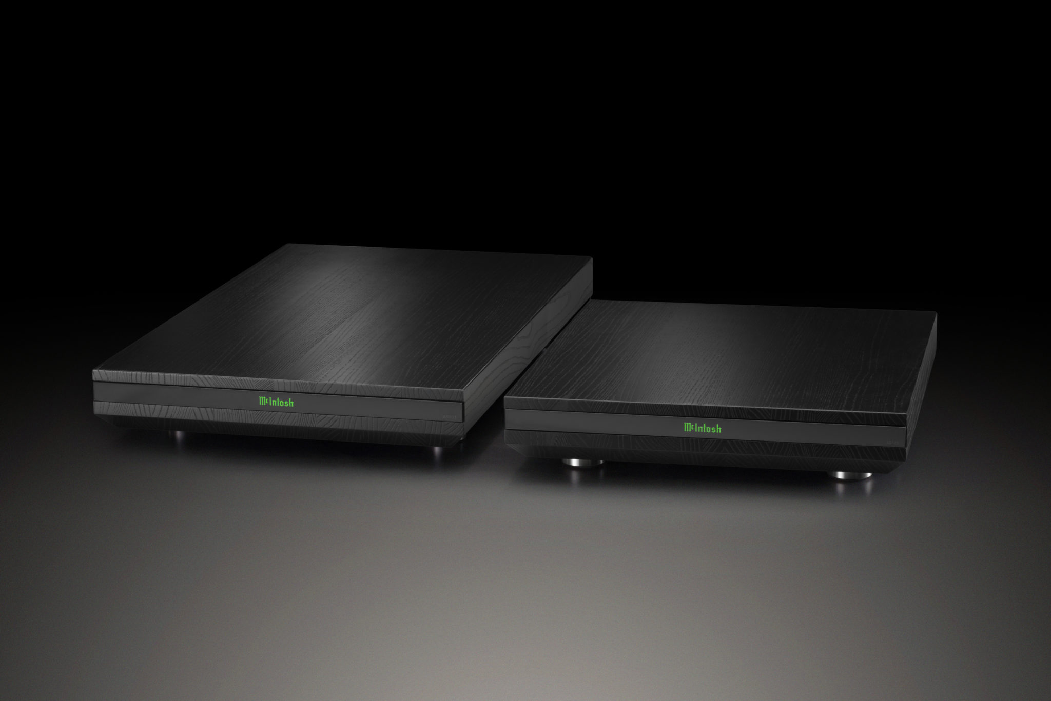 McIntosh AS125 and AS901: Universal Amplifier Stands - Stereotech