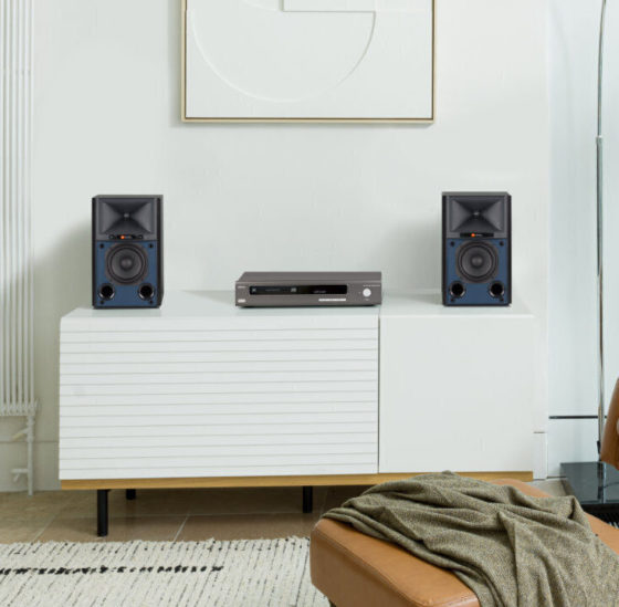 JBL 4305P: Active bookshelf speakers with with built-in streamer ...