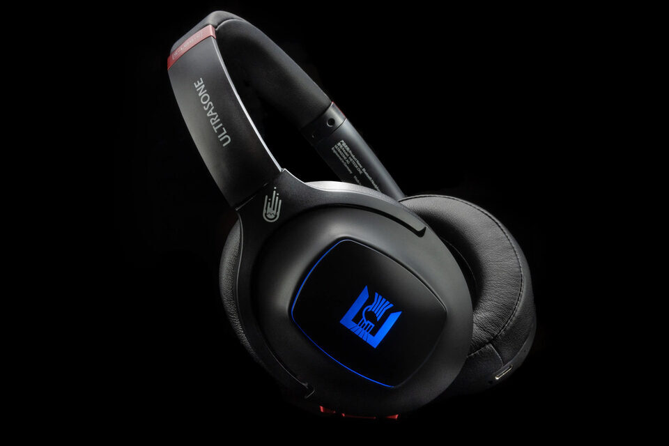 Ultrasone Meteor One: Gaming headset with 6 microphones and 15 hours ...
