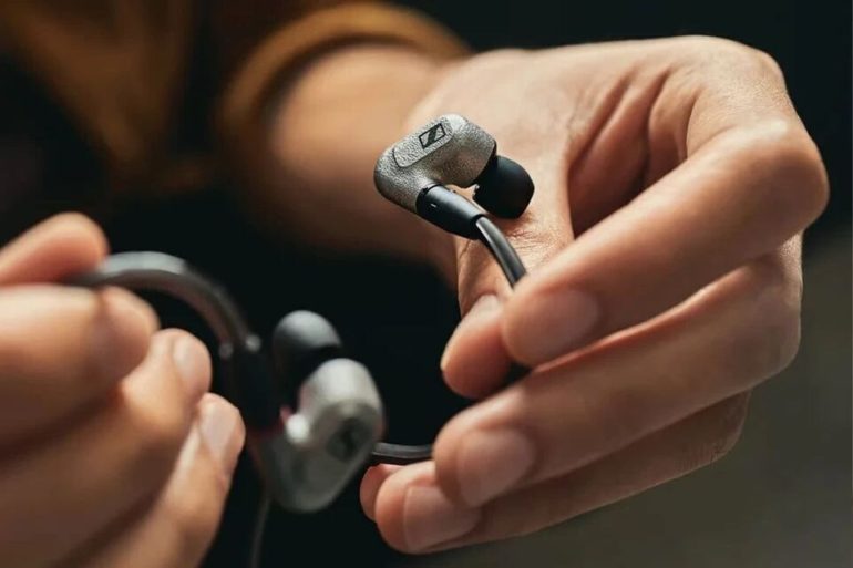 Sennheiser IE 600: Headphones with 7mm amorphous zirconium drivers ...