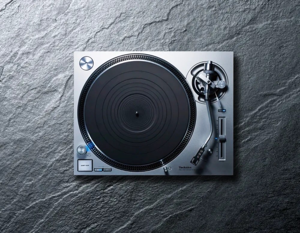 Technics SL-1200GR2: Vinyl player with digital speed control - Stereotech